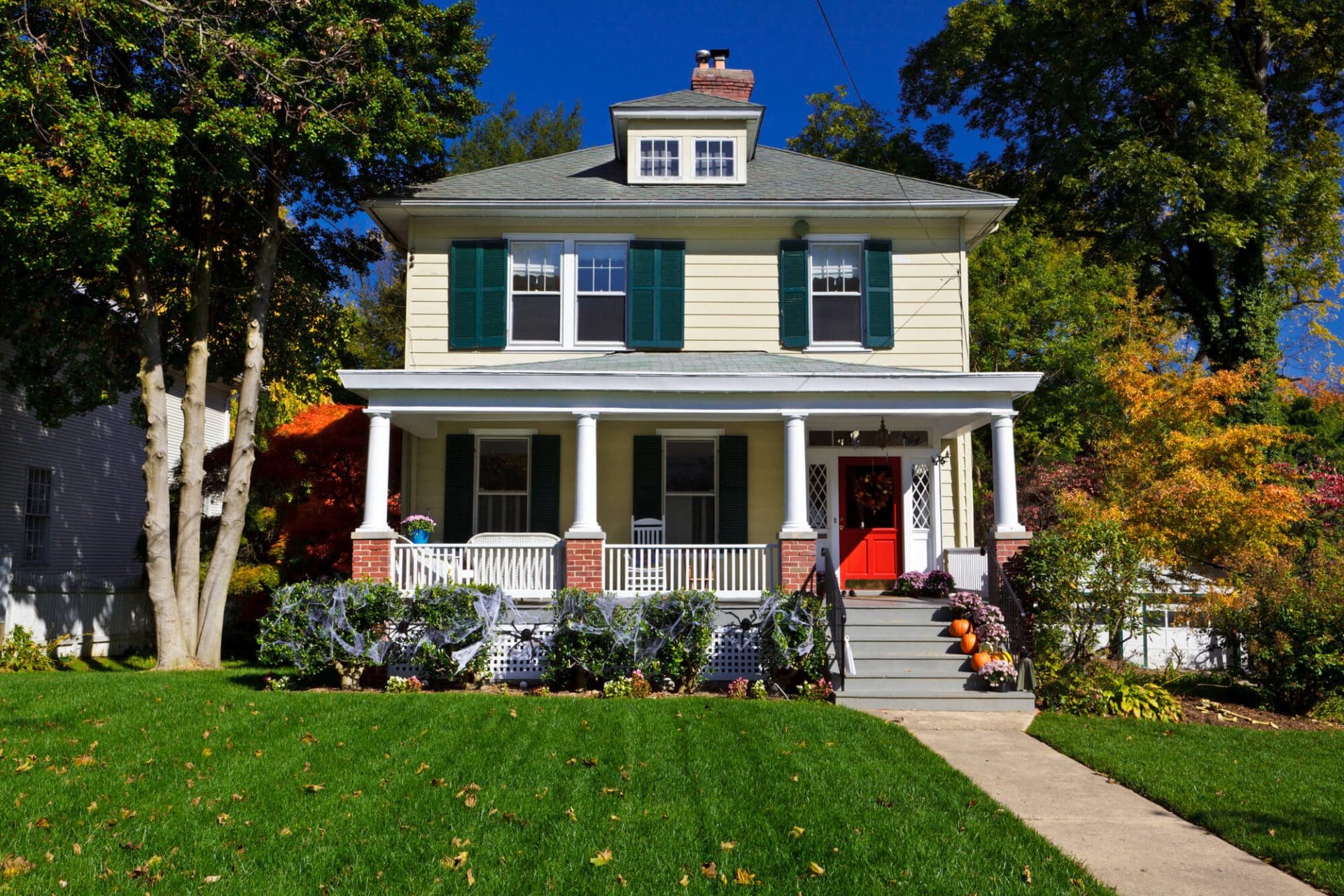 Fall Lawn Maintenance: Preparing Your Yard for Cooler Months - Inspect ...